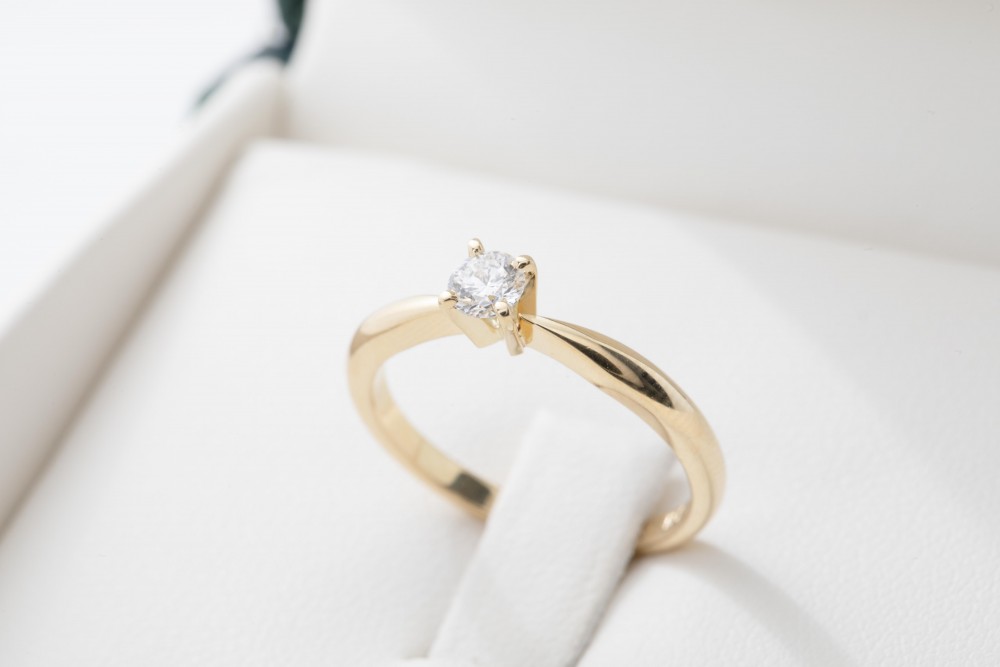 Anillos de Compromiso: Precios y Características